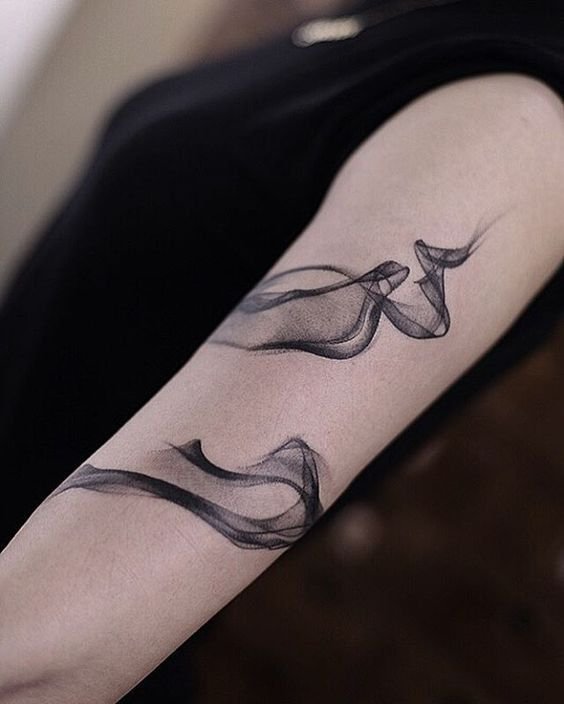 Tatuaje de Humo: Significado y Diseños Únicos - VeAn Tattoo