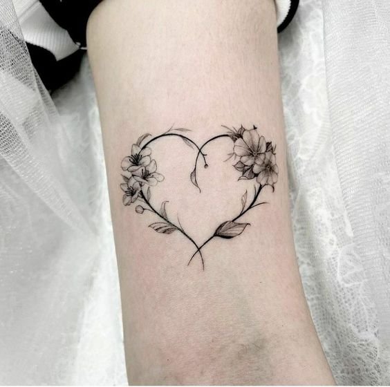 Tatuajes de corazones: Significado & Diseños & Ideas - VeAn Tattoo
